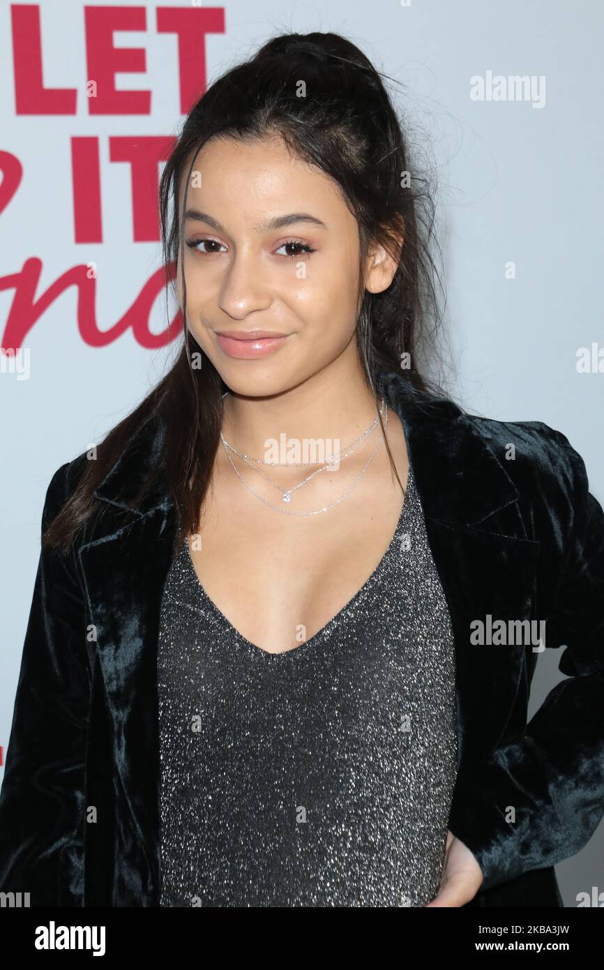 LOS ANGELES, CALIFORNIA, USA - NOVEMBER 04: Actress Izabella Alvarez ...