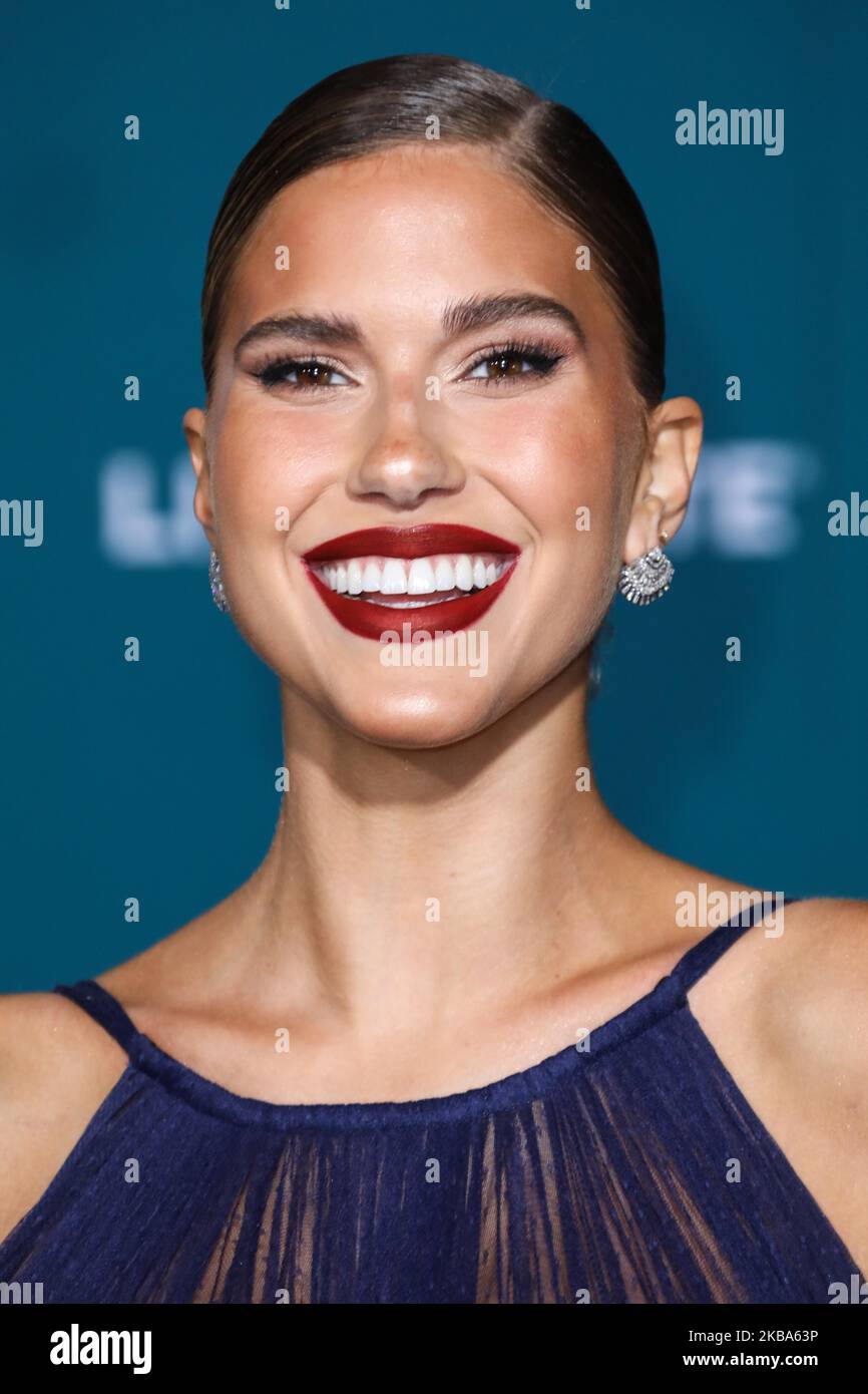 WESTWOOD, LOS ANGELES, CALIFORNIA, USA - NOVEMBER 05: Model Kara Del ...