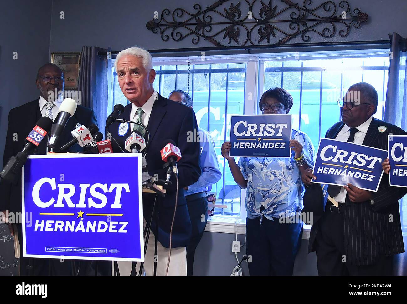 Apopka, United States. 03rd Nov, 2022. Representative Charlie Crist ...