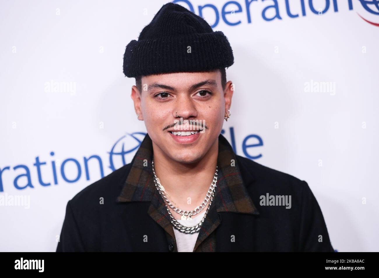 BEVERLY HILLS, LOS ANGELES, CALIFORNIA, USA - NOVEMBER 06: Actor Evan ...