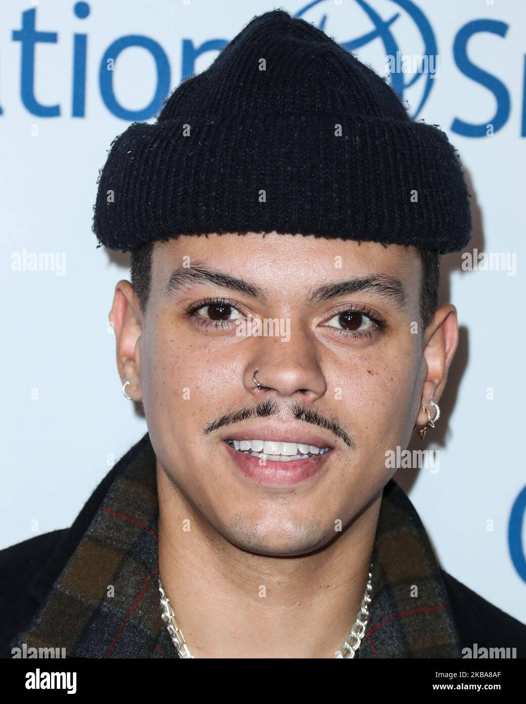 BEVERLY HILLS, LOS ANGELES, CALIFORNIA, USA - NOVEMBER 06: Actor Evan ...