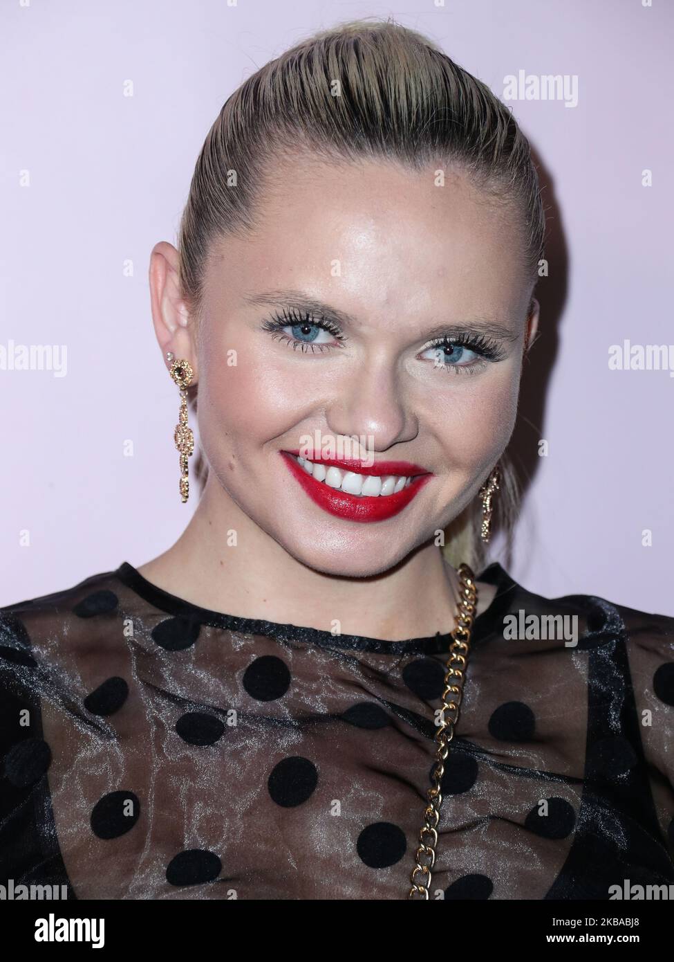 WEST HOLLYWOOD, LOS ANGELES, CALIFORNIA, USA - NOVEMBER 07: Model Alli ...