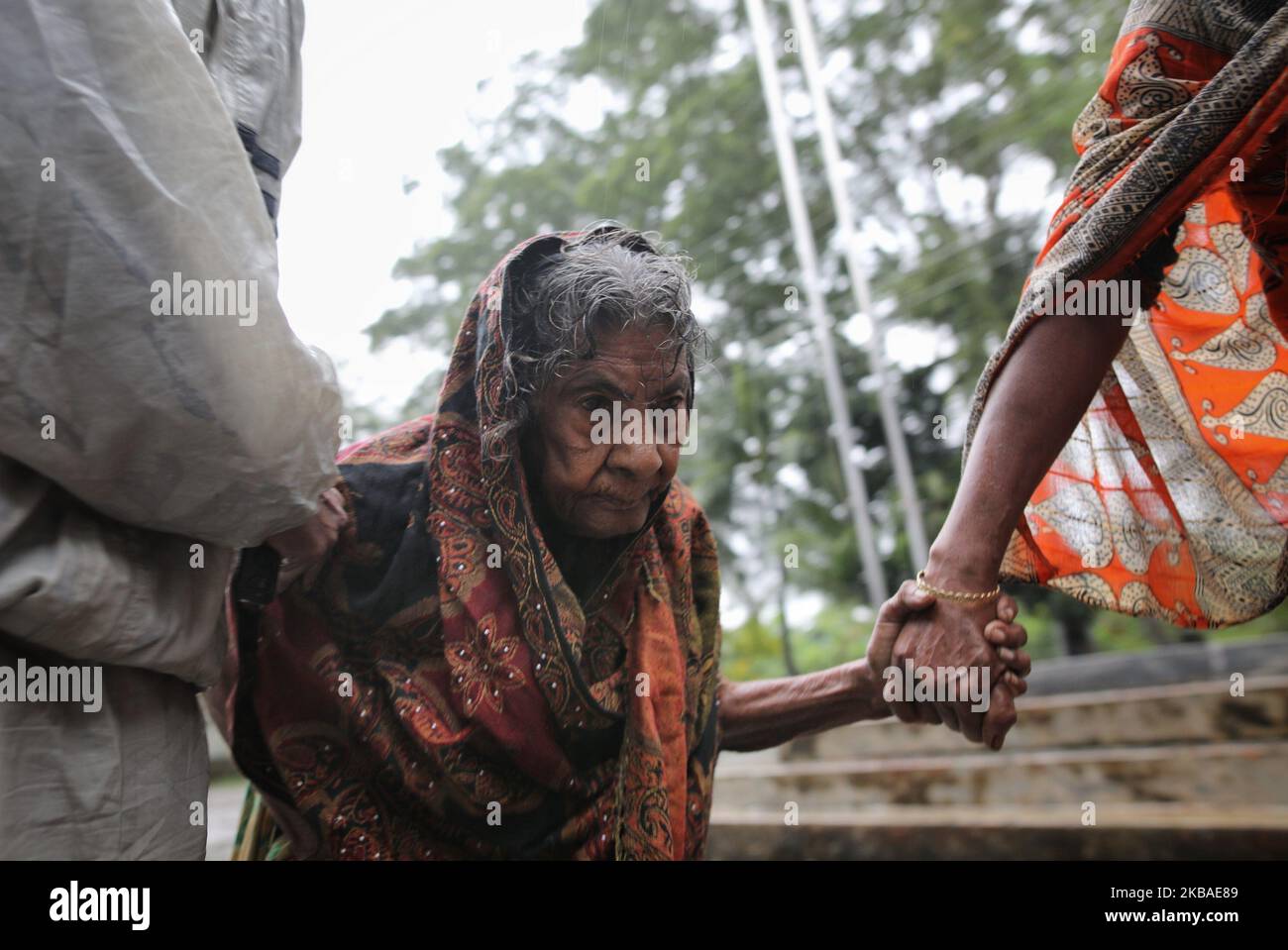 Bangladeshi coastal people takes shelter in Cyclone shelter center ...