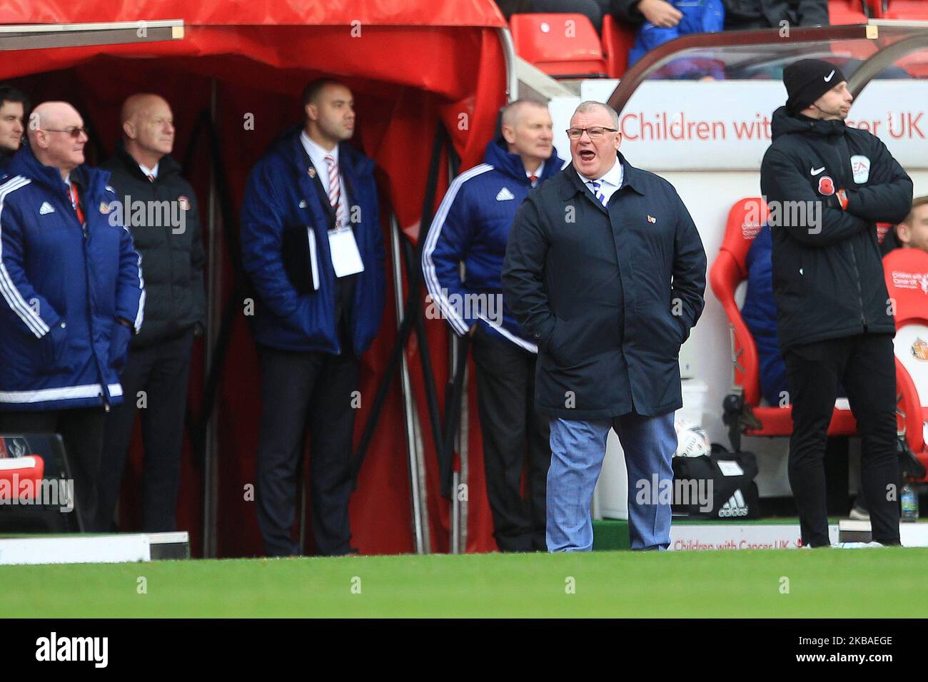 Gillingham manager steve evans hi-res stock photography and images - Alamy