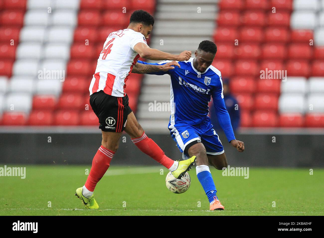 Jordan willis of sunderland battles hi-res stock photography and images ...