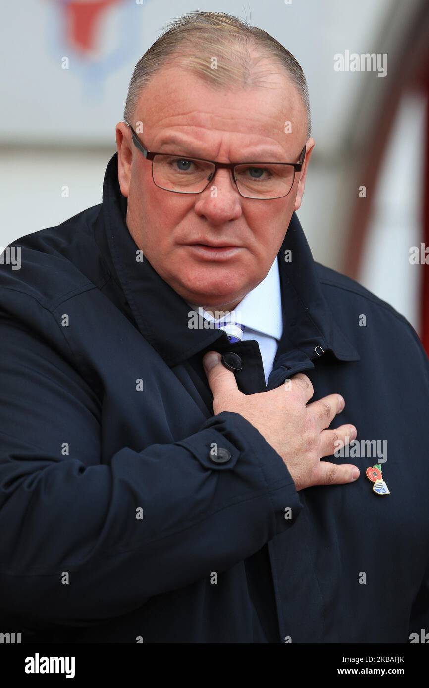 Gillingham manager steve evans hi-res stock photography and images - Alamy