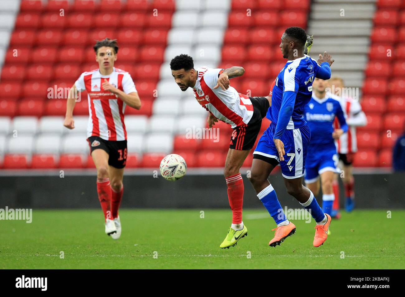 Jordan willis of sunderland battles hi-res stock photography and images ...
