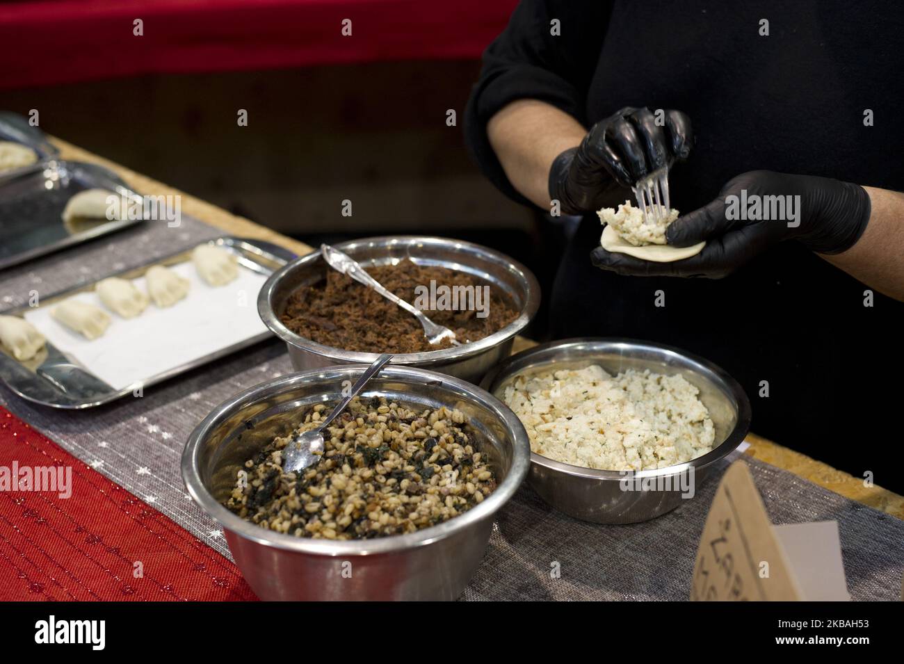 Different types of filling are seen during the world's dumplings ...