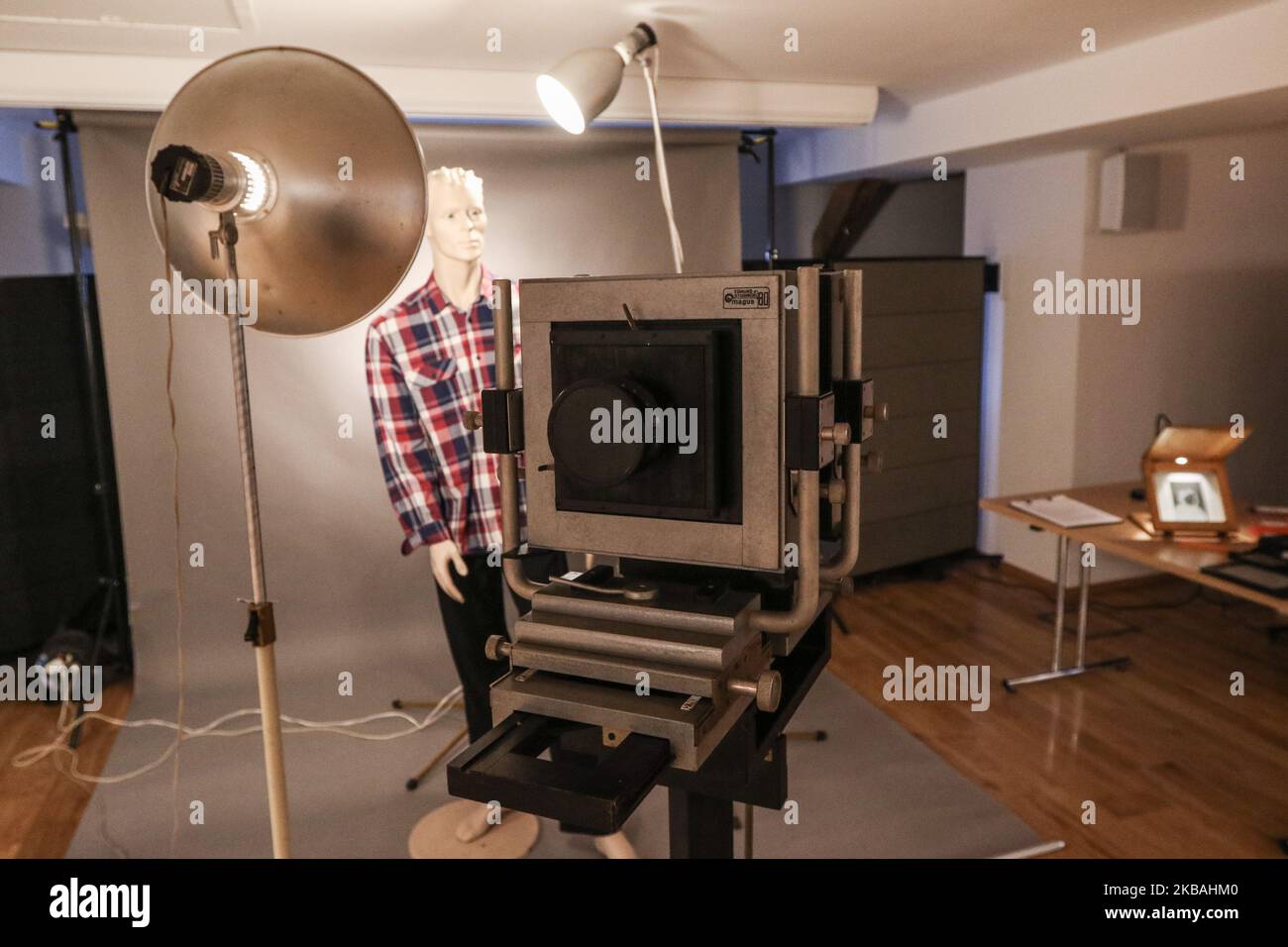 19th century photo of photographer with equipment hi-res stock ...