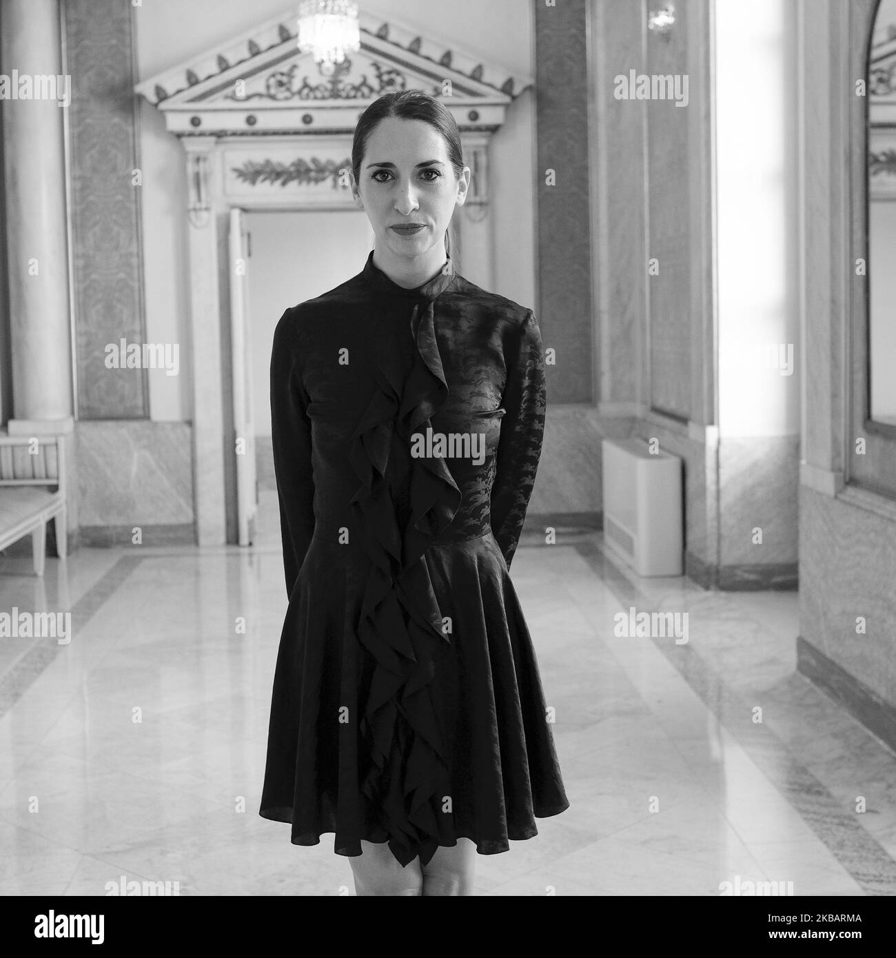 Entertainment 12 Black and White Stock Photos & Images - Alamy