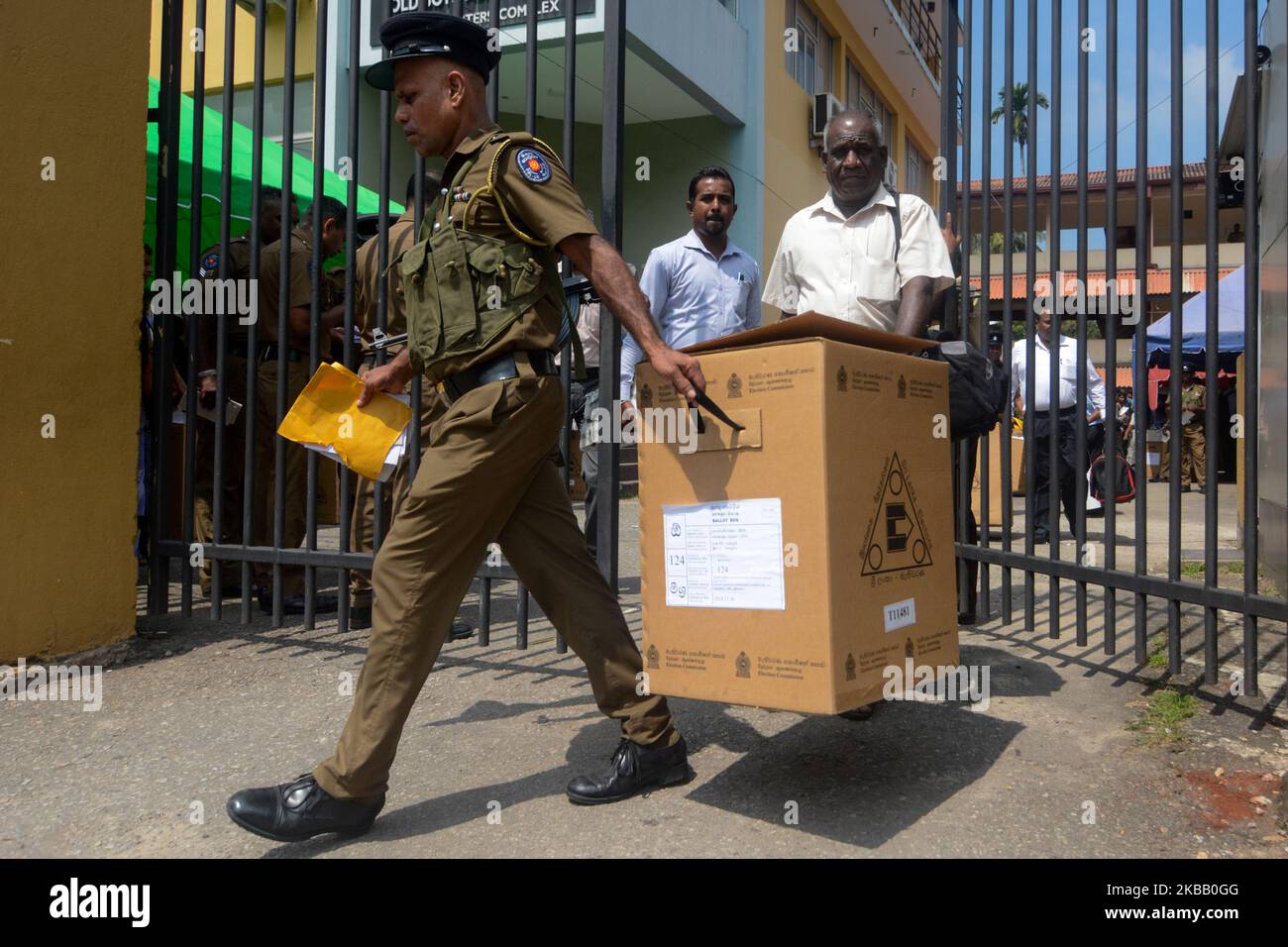 Colombo polices hi-res stock photography and images - Alamy