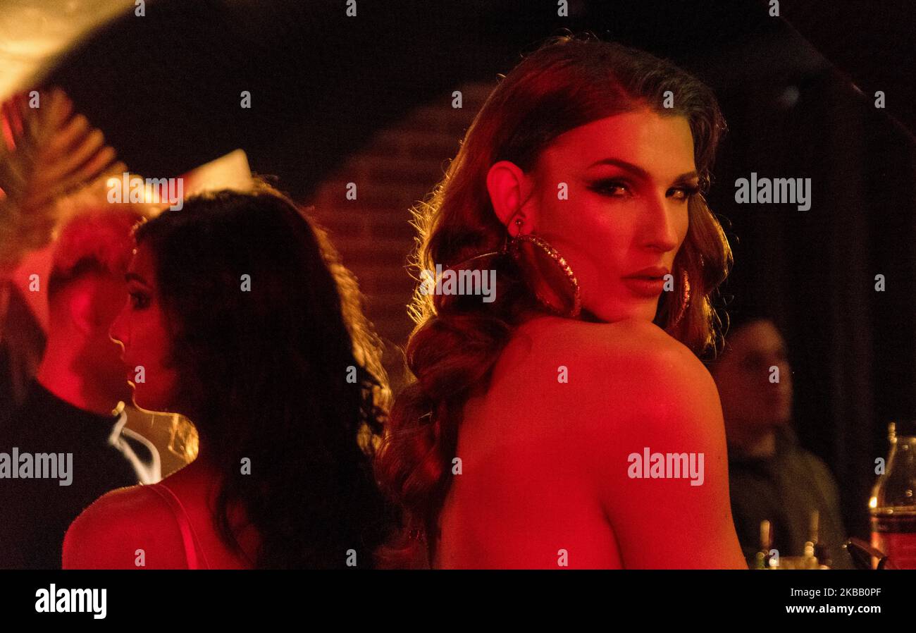 Miss world beauty contest hi-res stock photography and images - Alamy