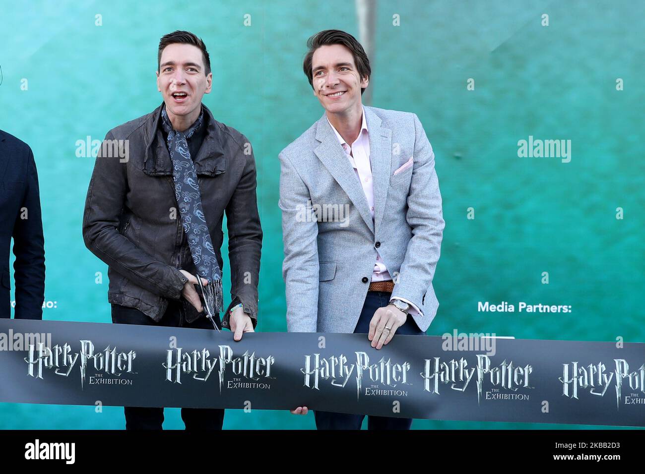 Harry Potter's British actors James Phelps (R) and Oliver Phelps (L ...