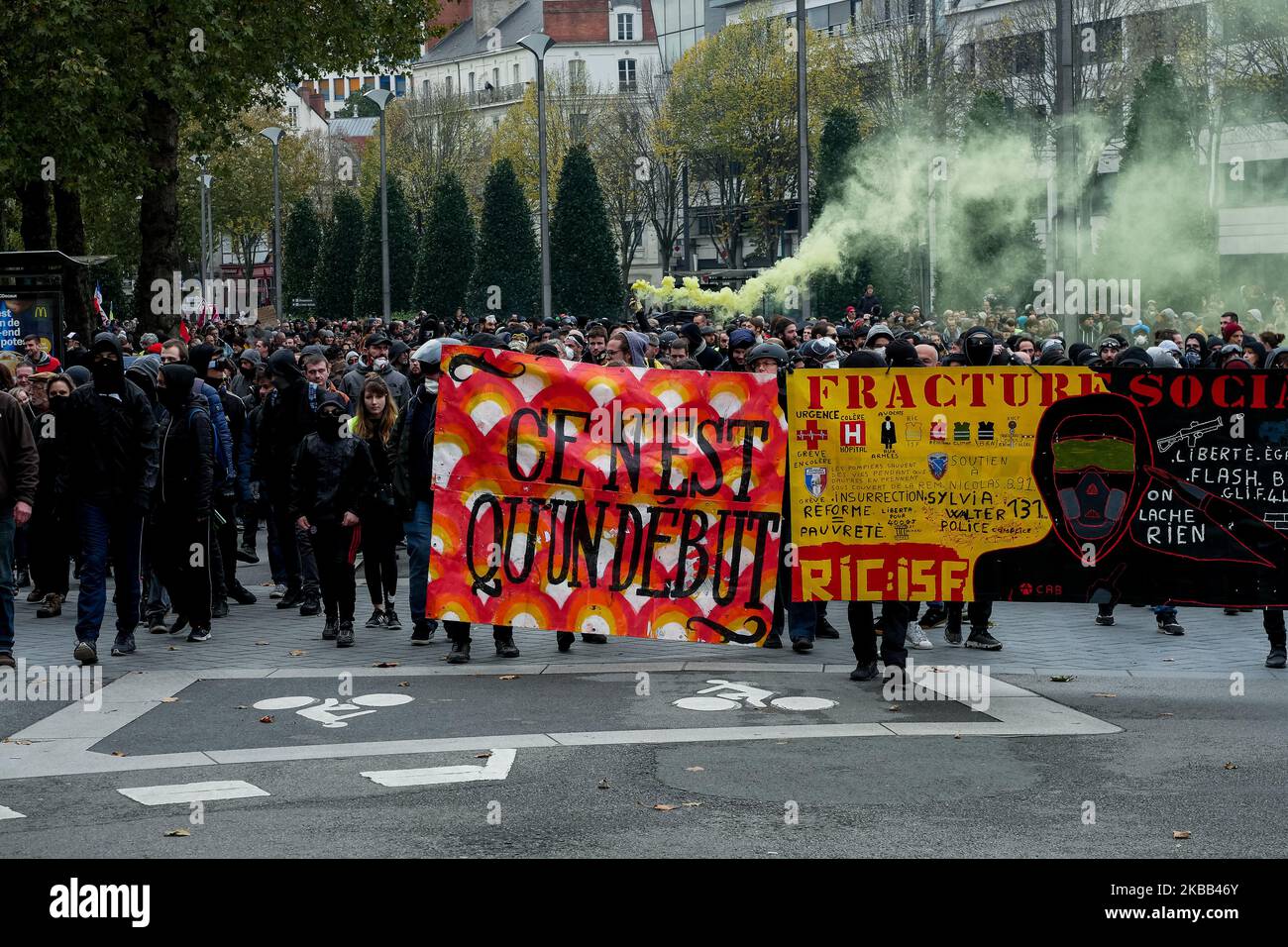 More than 1 thousand of protesters from the yellow vests movement ...