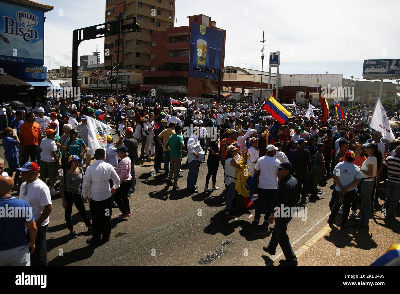 Venezuelans took to the streets to protest on Saturday 16 in the city ...