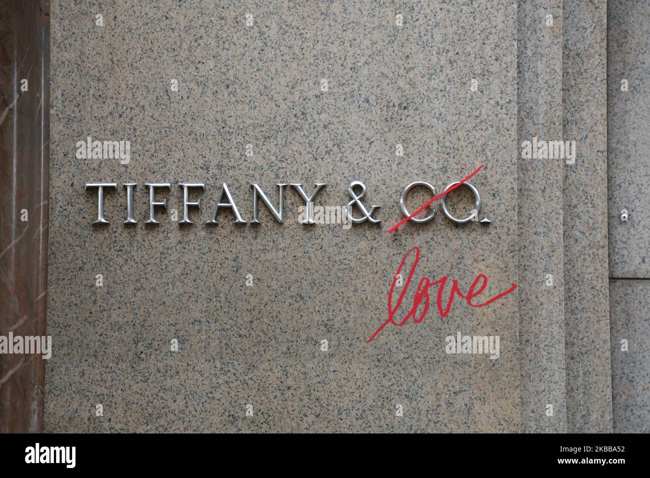 Tiffany & Co. or Tiffany's flagship store at the 5th Ave in New York ...