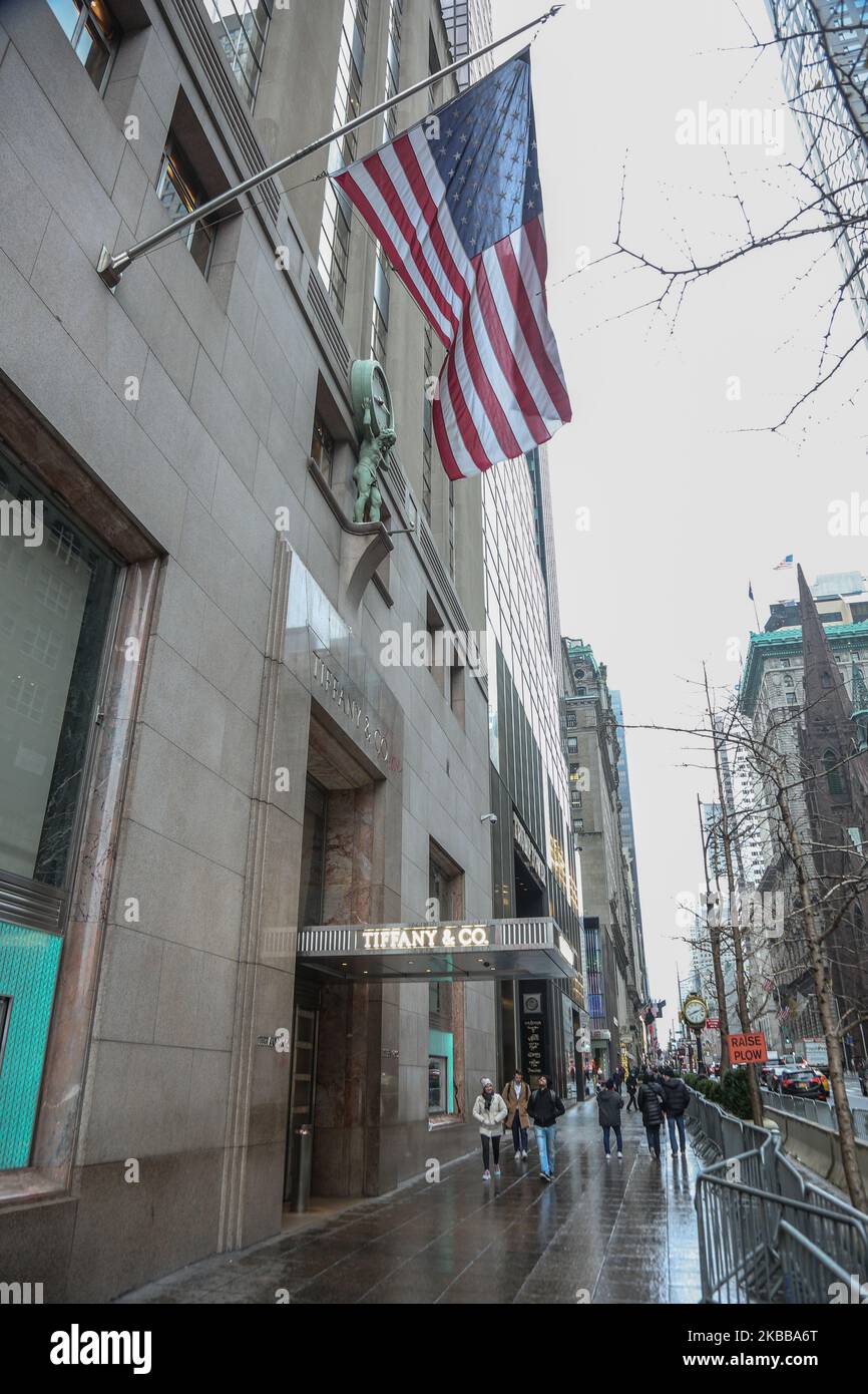 Tiffany & Co. or Tiffany's flagship store at the 5th Ave in New York ...