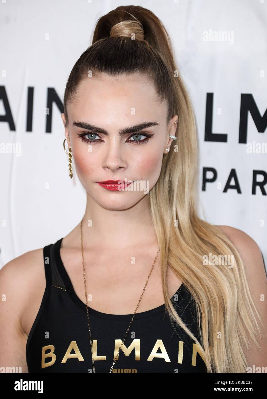 HOLLYWOOD, LOS ANGELES, CALIFORNIA, USA - NOVEMBER 21: Model/actress ...