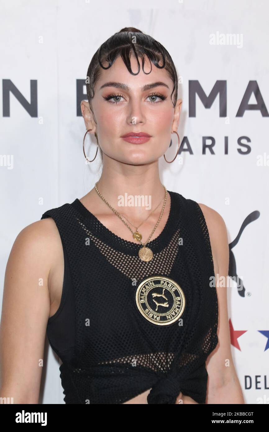 HOLLYWOOD, LOS ANGELES, CALIFORNIA, USA - NOVEMBER 21: Rachel Matthews ...