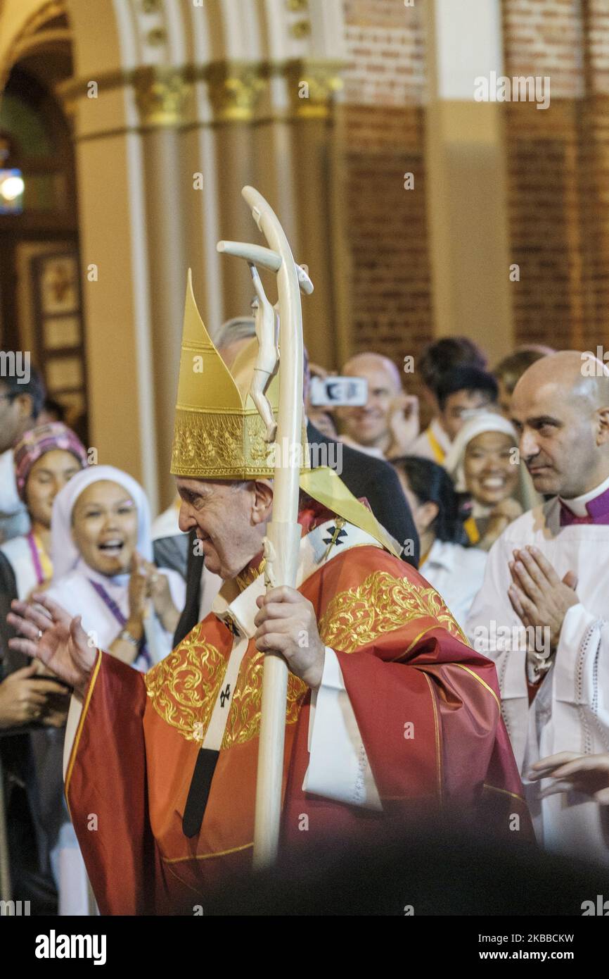 Bangkoks assumption cathedral hi-res stock photography and images - Alamy