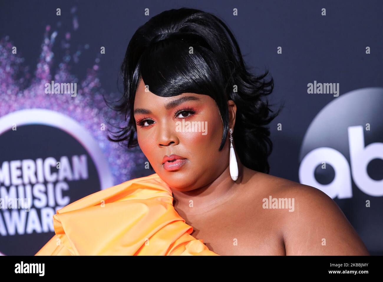 LOS ANGELES, CALIFORNIA, USA - NOVEMBER 24: Singer Lizzo wearing a ...