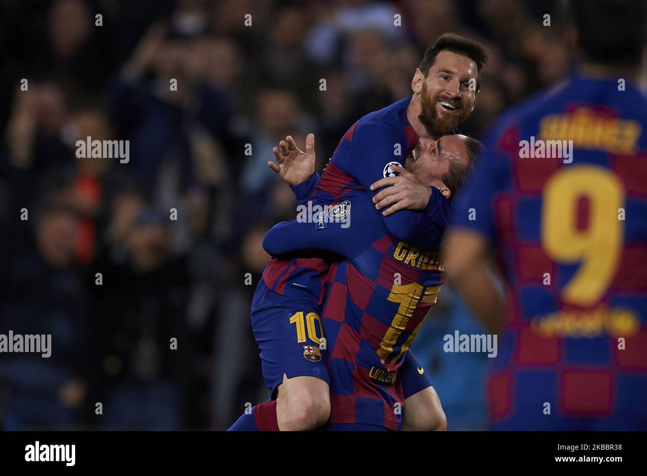 Antoine Griezmann of Barcelona celebrates whit Lionel Messi after ...