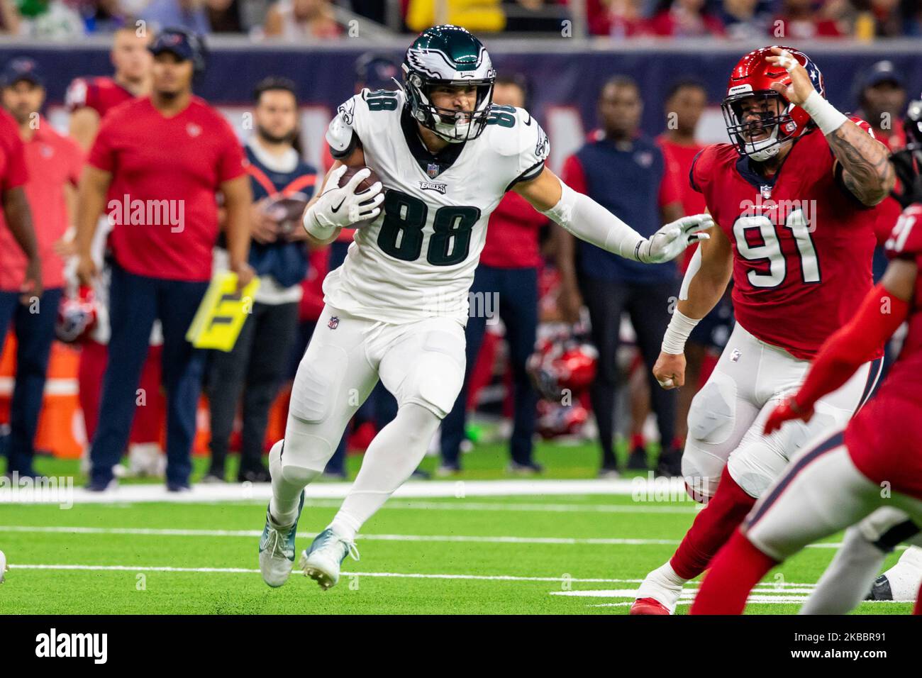 Houston, TX, USA. 3rd Nov, 2022. Philadelphia Eagles tight end Dallas ...