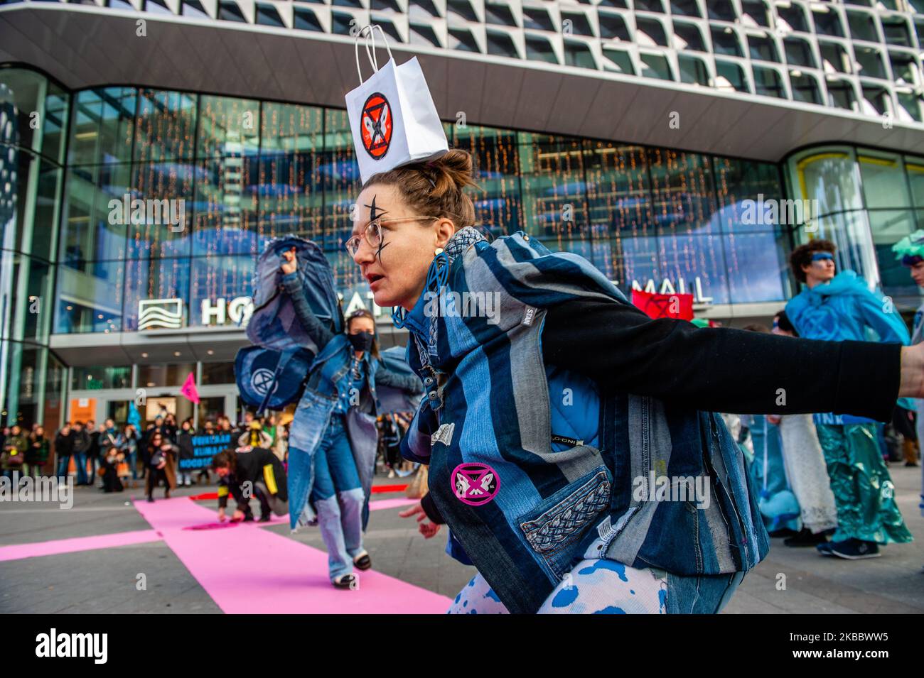 Social ecological model hi-res stock photography and images - Alamy
