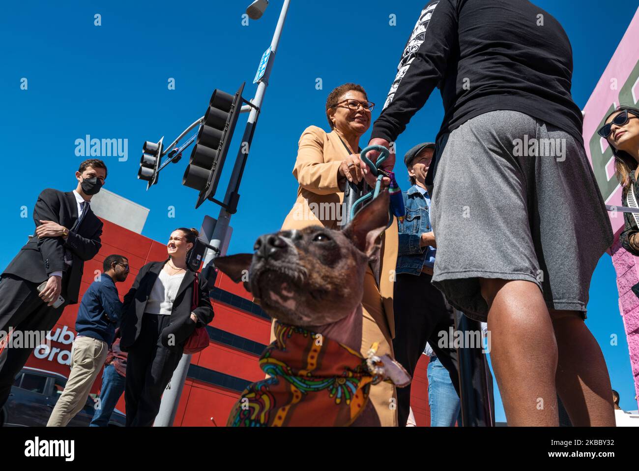 Los Angeles Mayoral candidate Karen Bass meets and receives an ...