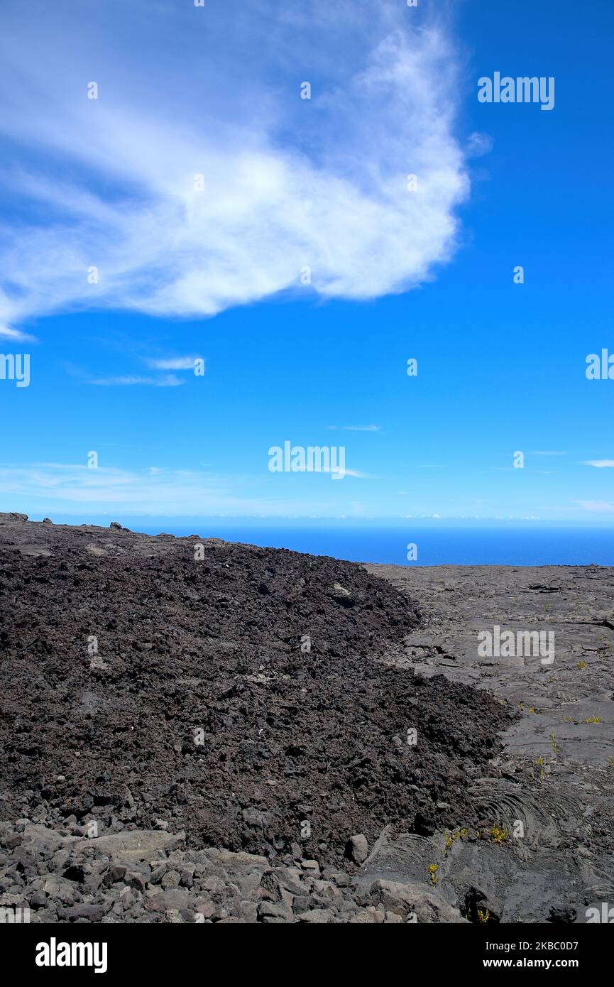 The picturesque steaming craters and lava streams around Mauna Ulu ...