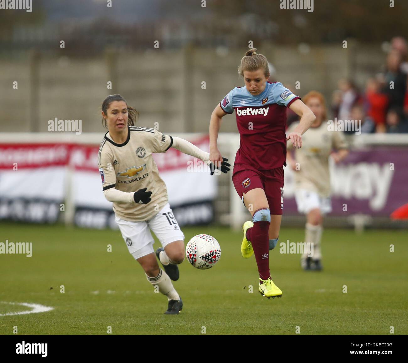 L-R Jane Ross of Manchester United Women and Kate Longhurst of West Ham ...