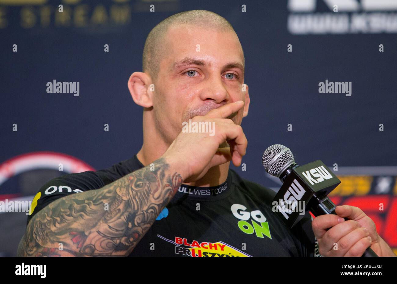 Warszawa sporty walki mma centrum hi-res stock photography and images ...