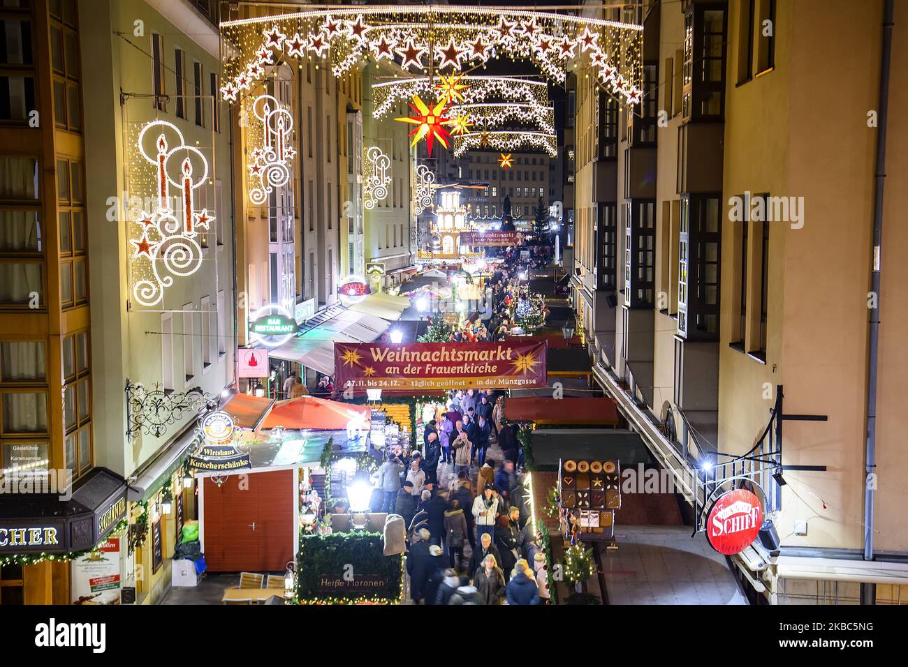 Traditional Frauenkirche Christmas market in Dresden on Munzgasse ...