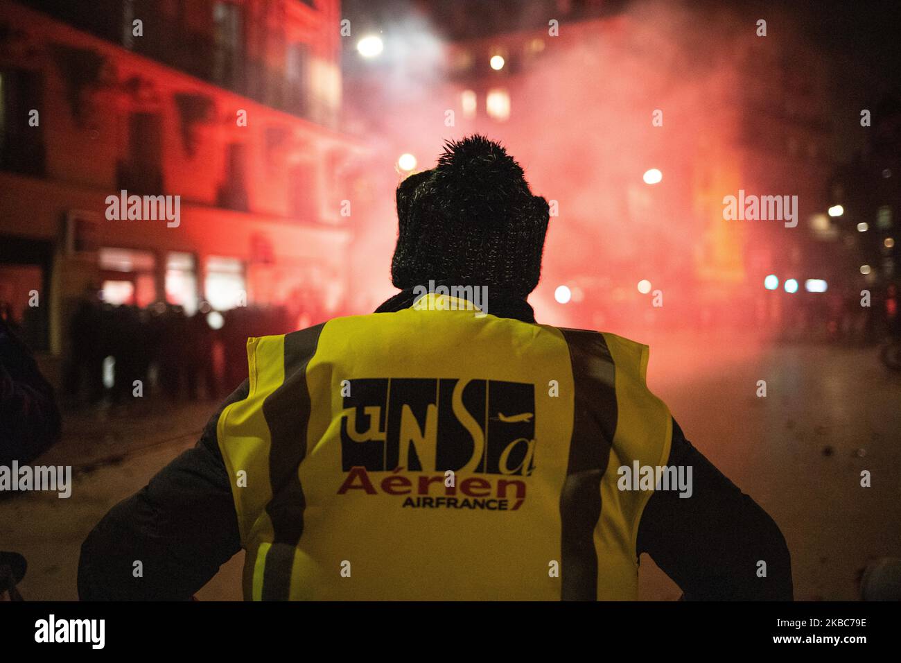 French riot police clash hi-res stock photography and images - Alamy