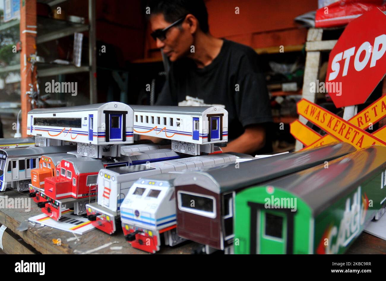 Craftsmen complete the manufacturing of miniature trains in Manggarai ...