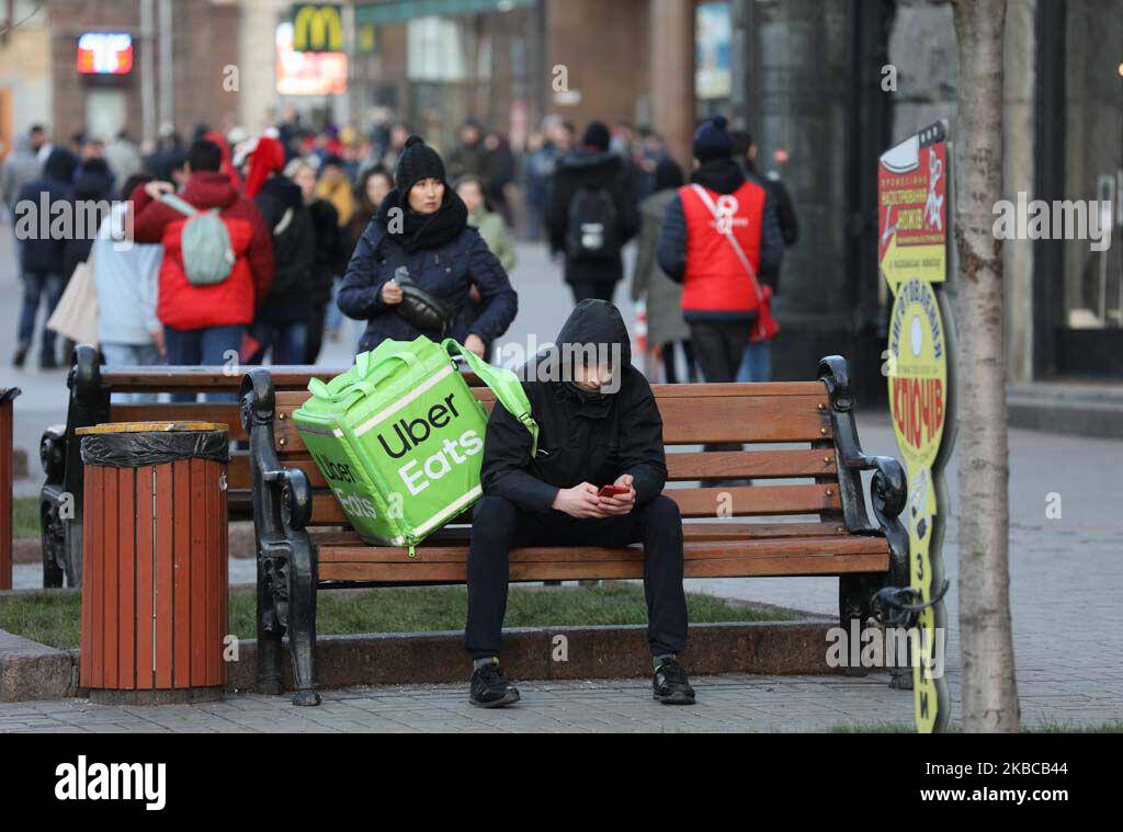 Bench downtown kyiv hi-res stock photography and images - Alamy