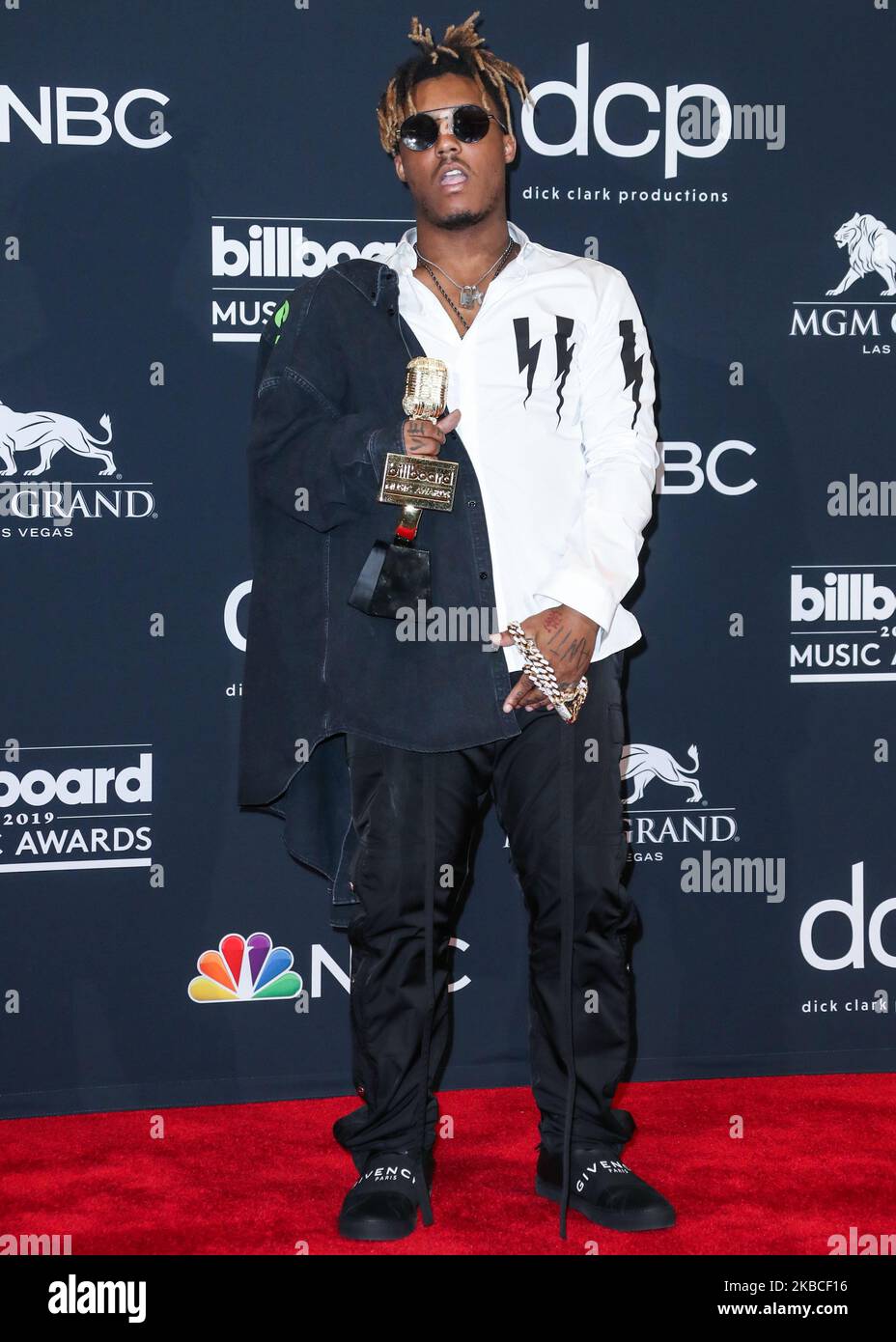 (FILE) Juice Wrld Dies At 21. Juice Wrld Dead at 21 After Seizure in ...