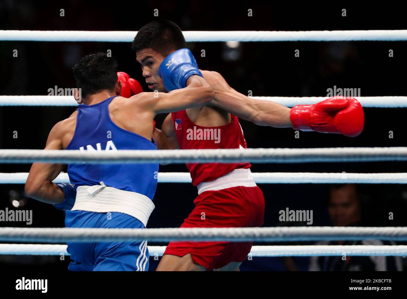 Mens boxing flyweight division hi-res stock photography and images - Alamy