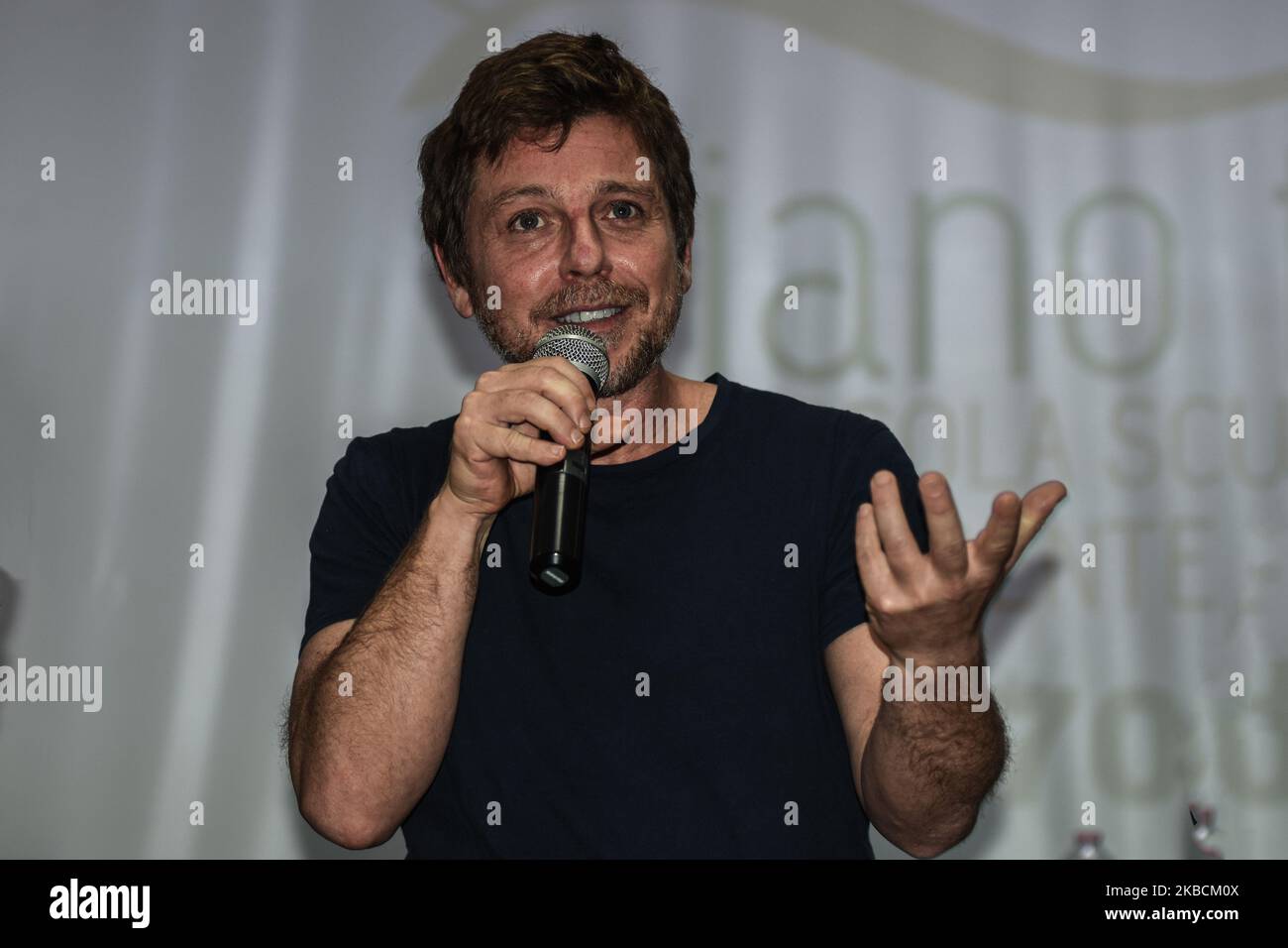 Italian actor Claudio Gioe meets the public and talks about cinema and ...