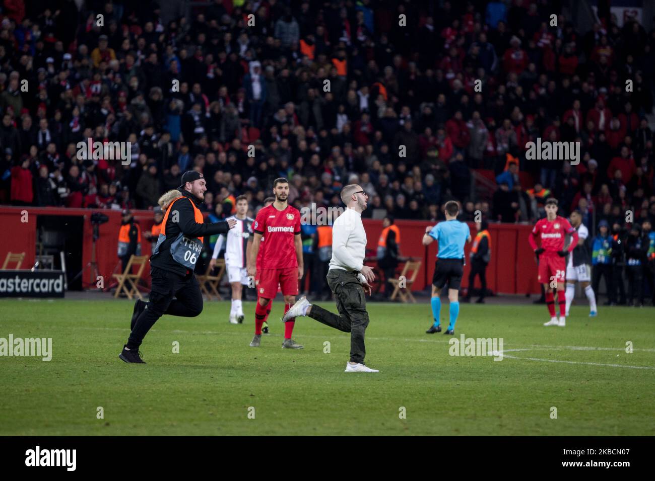 Bayer leverkusen bayarena fans hi-res stock photography and images - Alamy