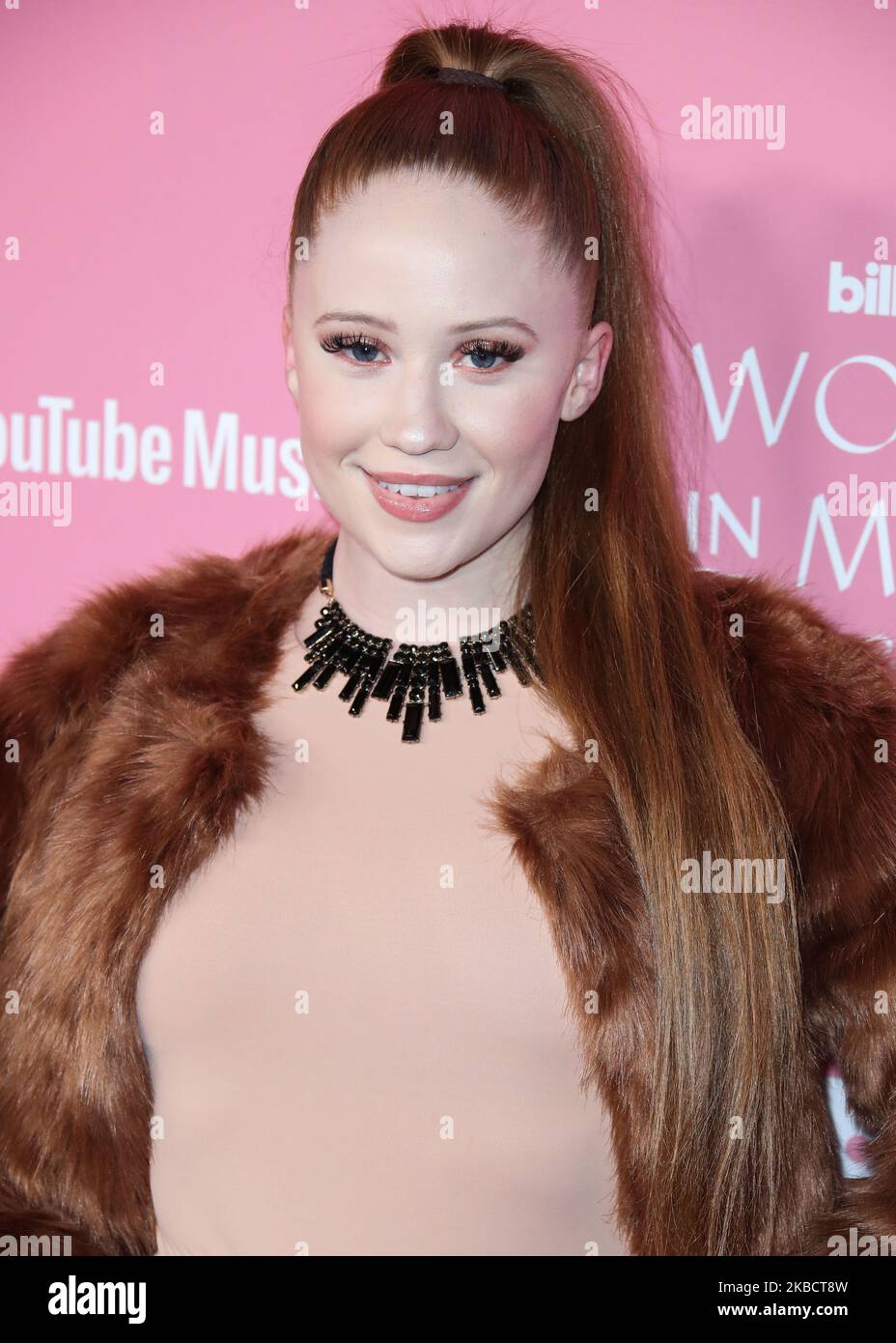 HOLLYWOOD, LOS ANGELES, CALIFORNIA, USA - DECEMBER 12: Singer iyla ...