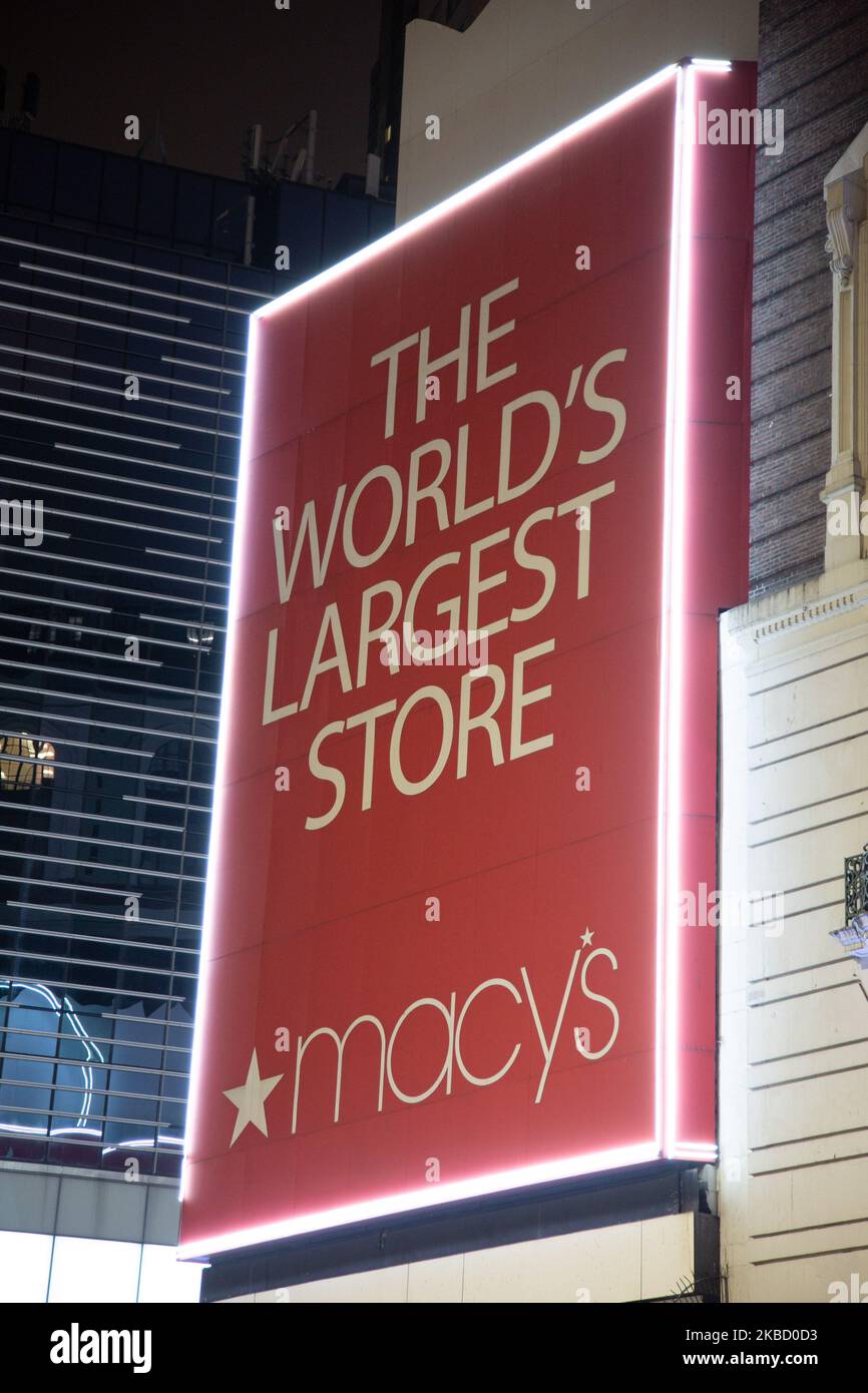 Macy's Herald Square Flagship Department Store in Midtown Manhattan New ...