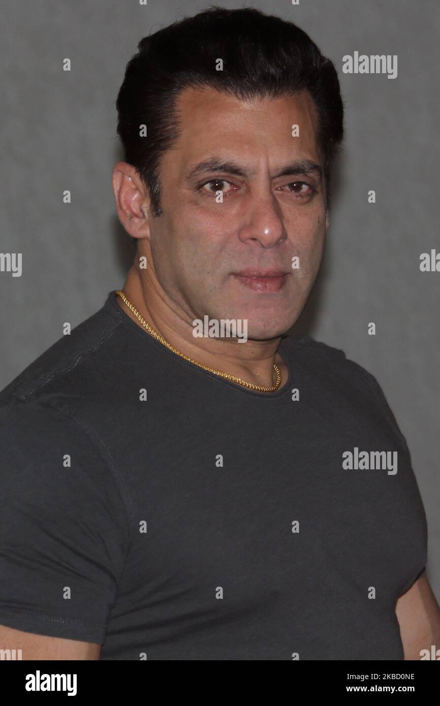 Salman khan hi-res stock photography and images - Alamy