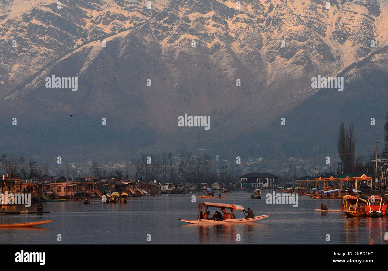 One man operations hi-res stock photography and images - Alamy