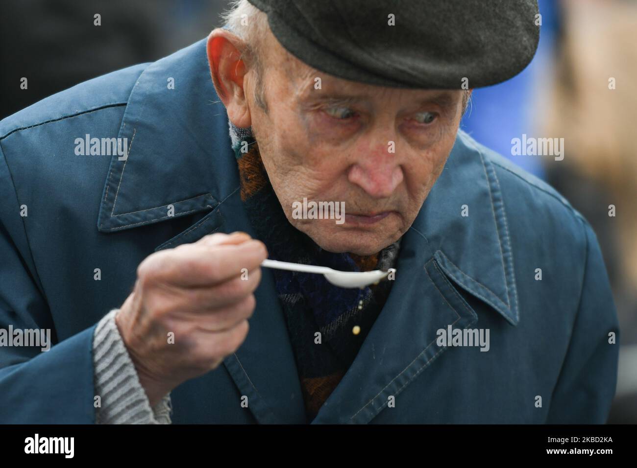 Crowd elderly people in main hi-res stock photography and images - Alamy