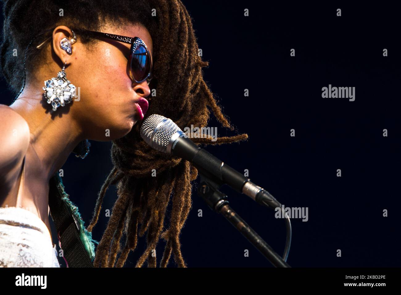 Valerie june hi-res stock photography and images - Alamy