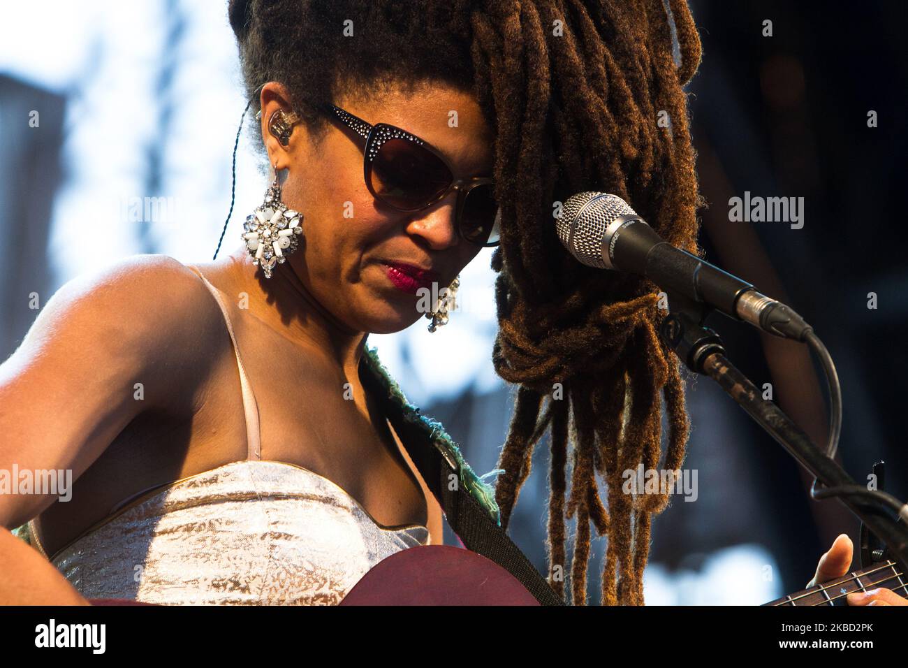 Valerie june hi-res stock photography and images - Alamy