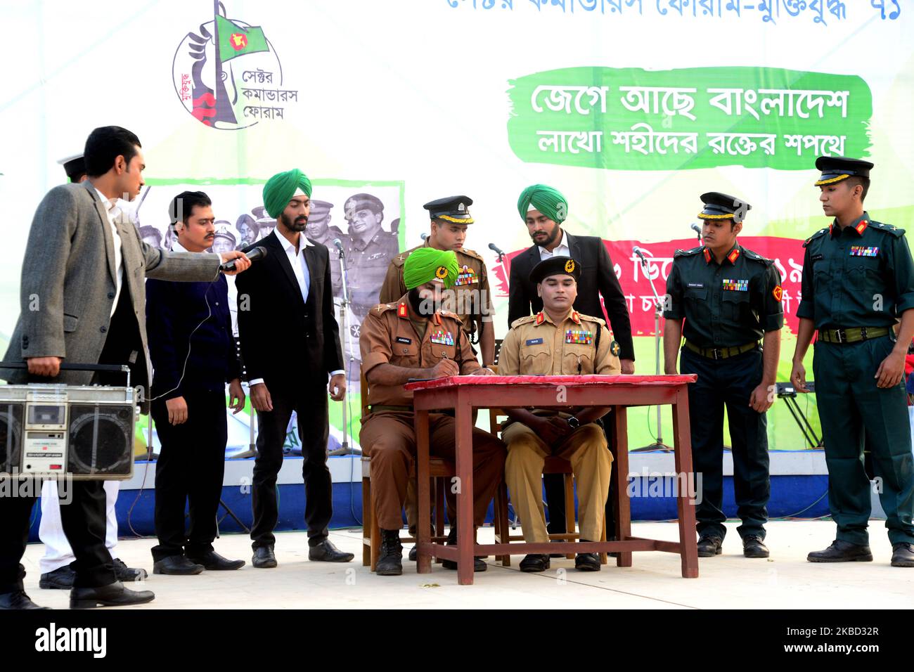Bangladeshi artist performs Signatures of Pakistani forces surrender on ...