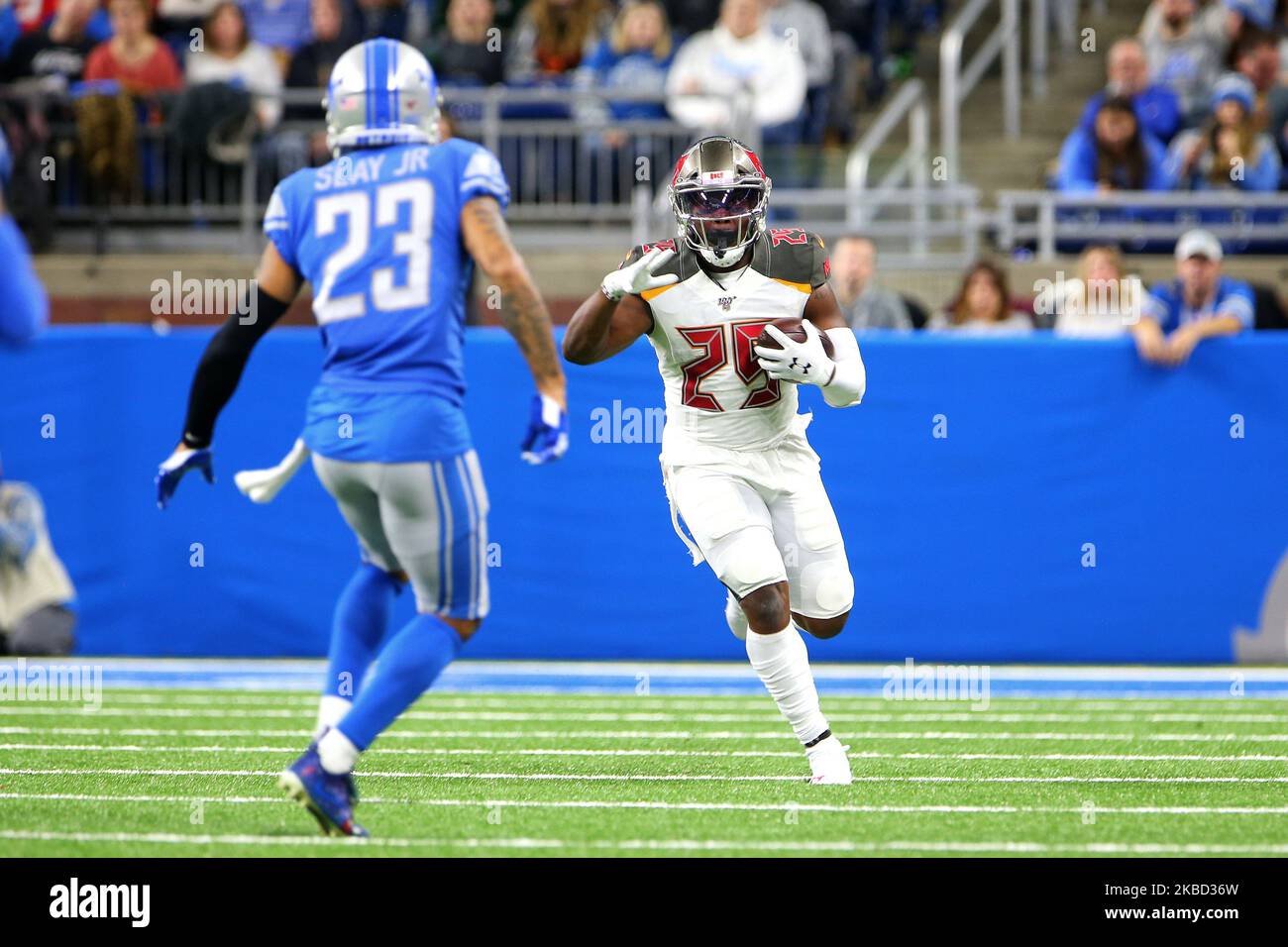 Pressure of detroit lions cornerback darius hi-res stock photography ...