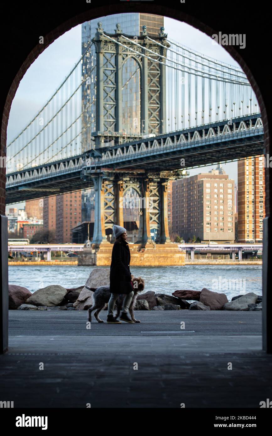 Early morning view of the iconic Manhattan Bridge from as seen from ...